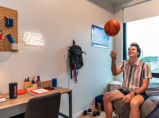 Apartments Near UIUC | Hub Champaign Daniel